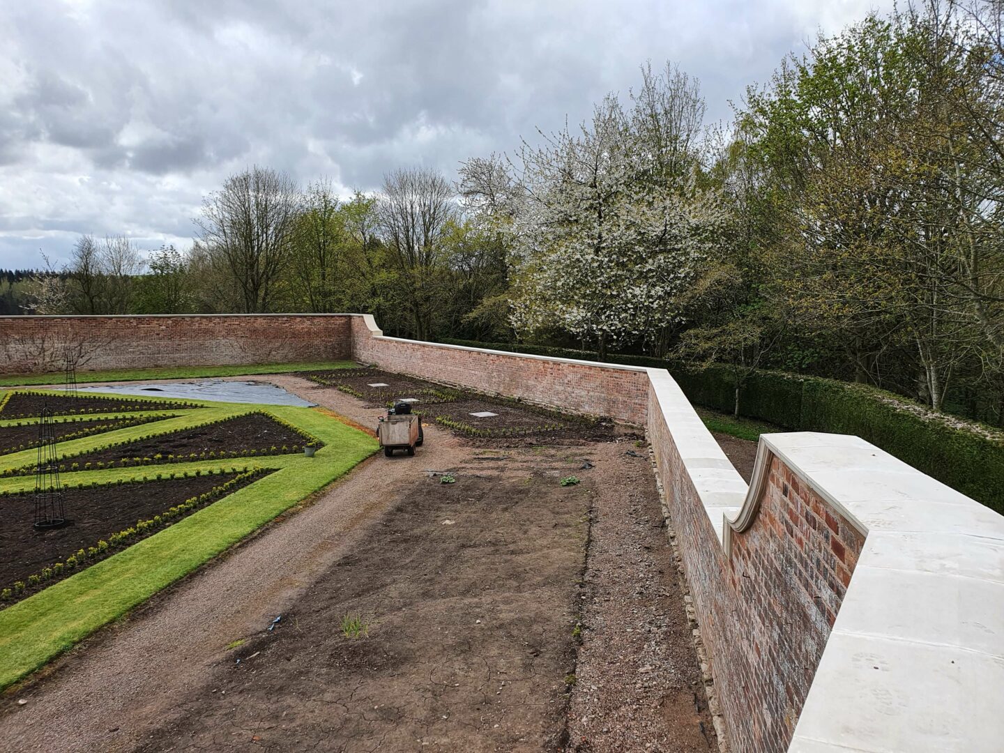 Bonkyl Lodge Walled Garden - T.J. Ferris Stonemasonry