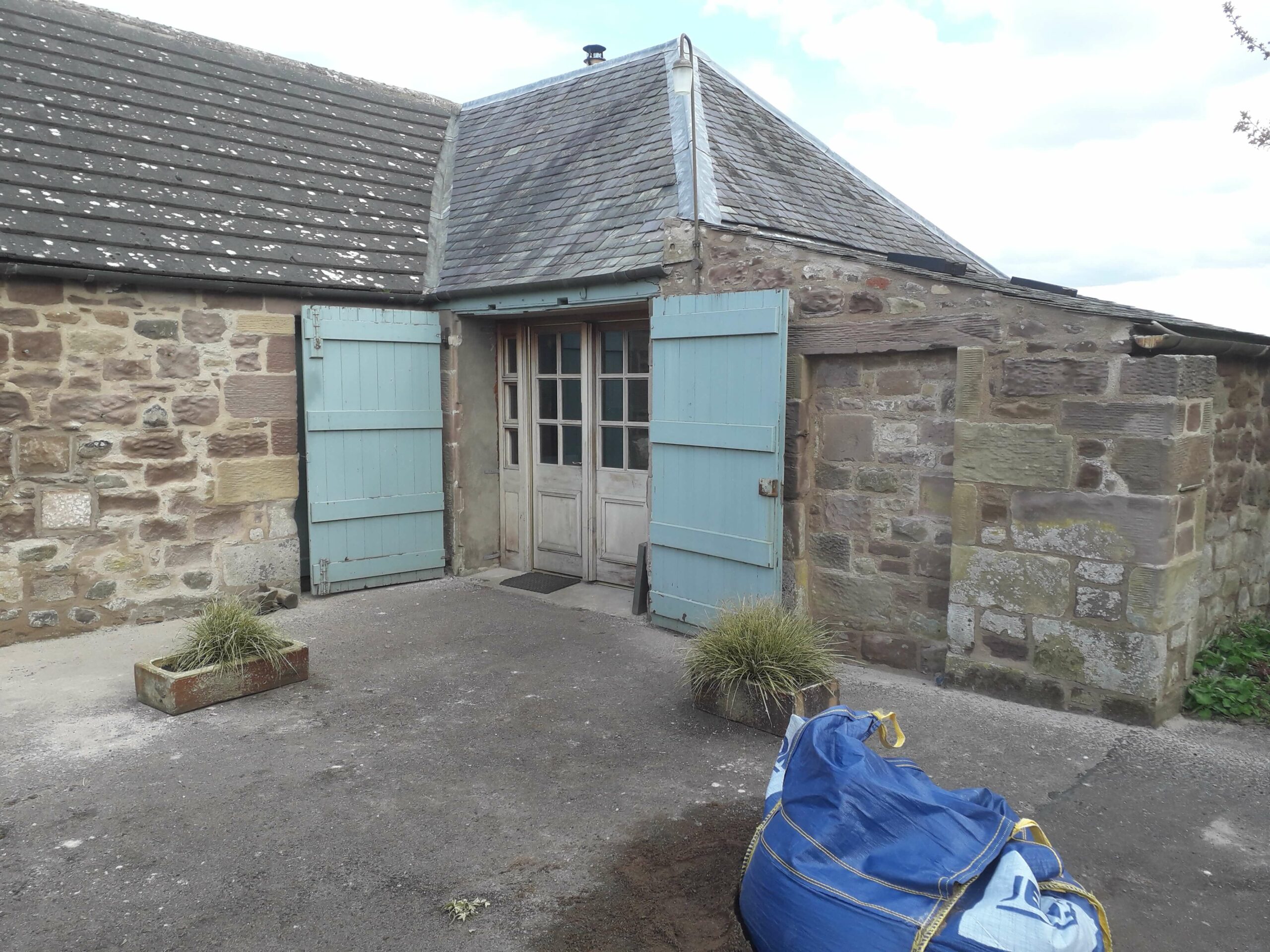 The Manse & Guildhall, Ladykirk - T.J. Ferris Stonemasonry